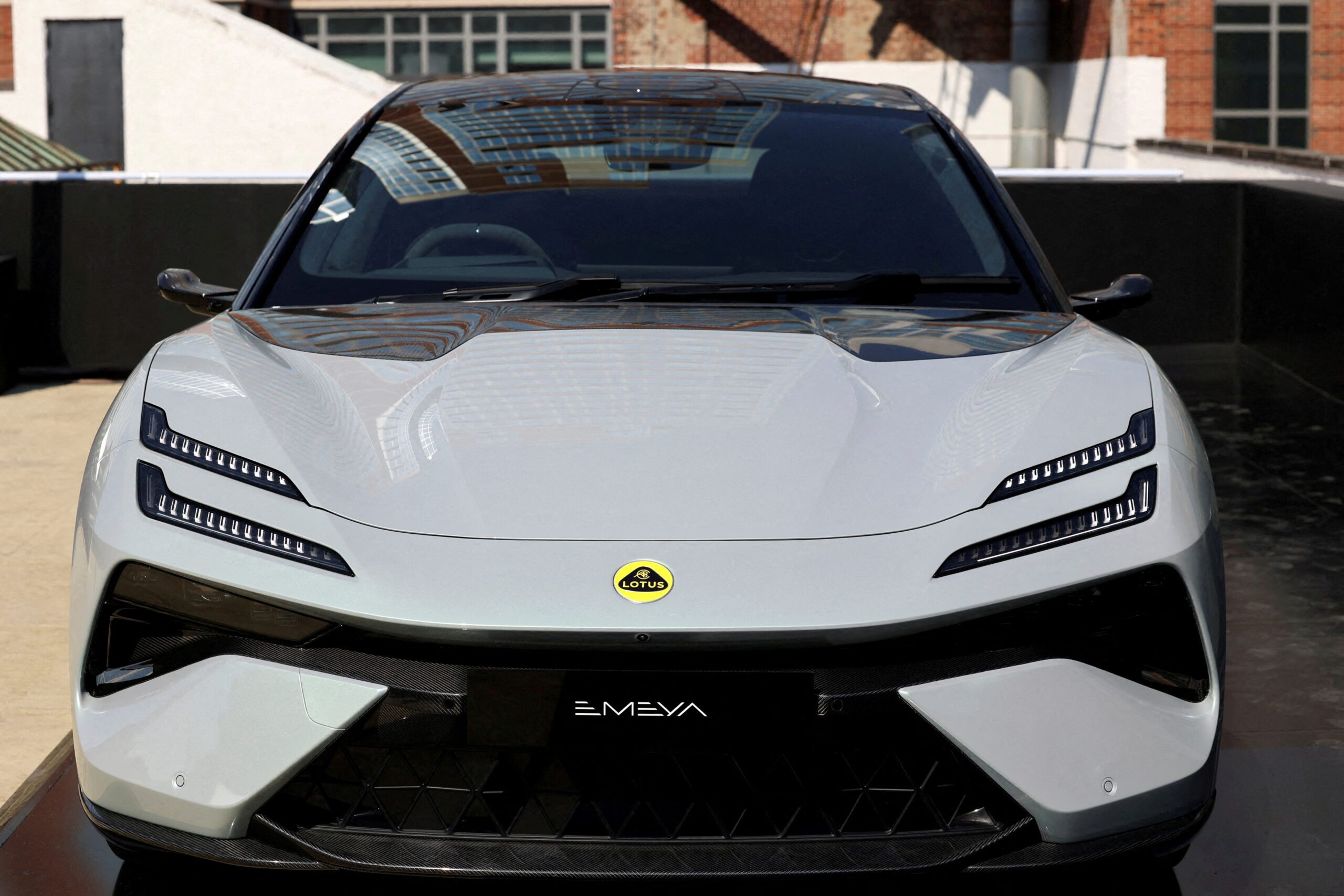 Luxury EV maker Lotus Tech secures $870m ahead of SPAC deal with L ...